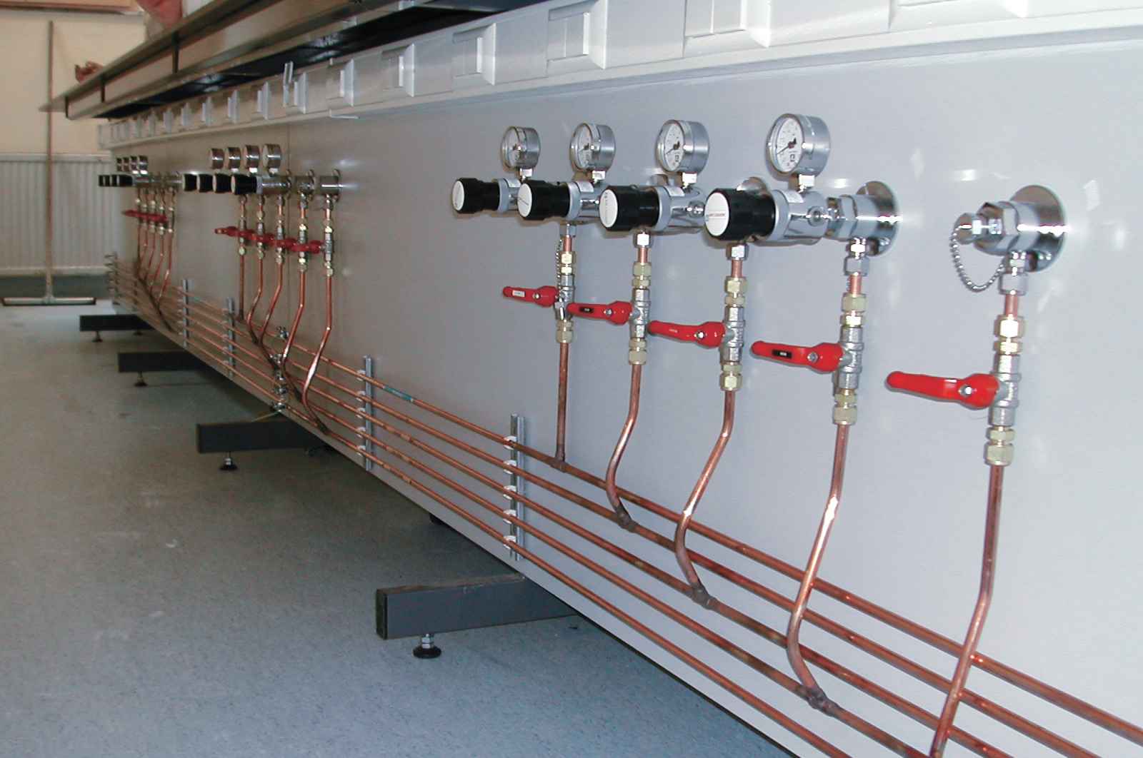 Laboratory Furniture Accessories & Services | Analis